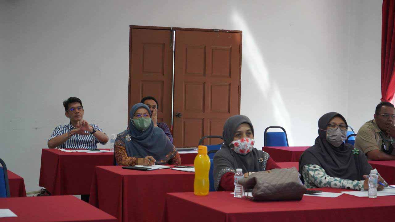 Taklimat dan Perbincangan Program Iltizam Huffaz bersama Guru Pakar ...